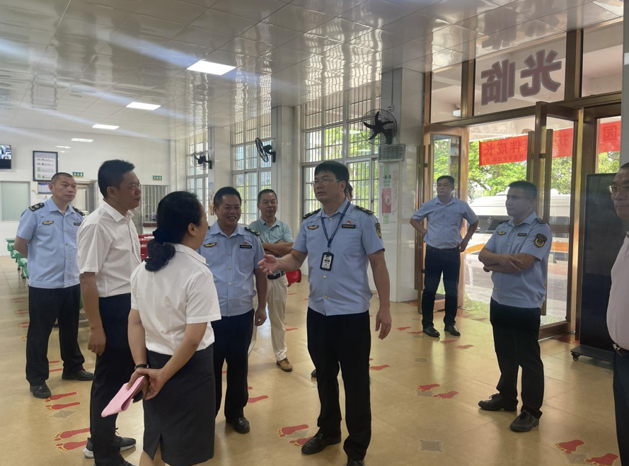 【春风利剑2023】遂溪县市场监督管理局开展2023年秋季学校校园及周边食品安全专项检查统一行动